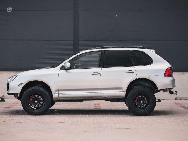 Pelēks Porsche Cayenne 2006 Šauļi, ar dzinēja tilpumu 4.50 L un nobraukumu 160 tūkst. km par 9500 €, foto 5 vietnē AUTOMOTO.COM.LV