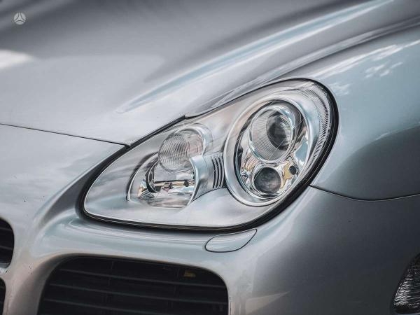 Pelēks Porsche Cayenne 2006 Šauļi, ar dzinēja tilpumu 4.50 L un nobraukumu 160 tūkst. km par 9500 €, foto 9 vietnē AUTOMOTO.COM.LV