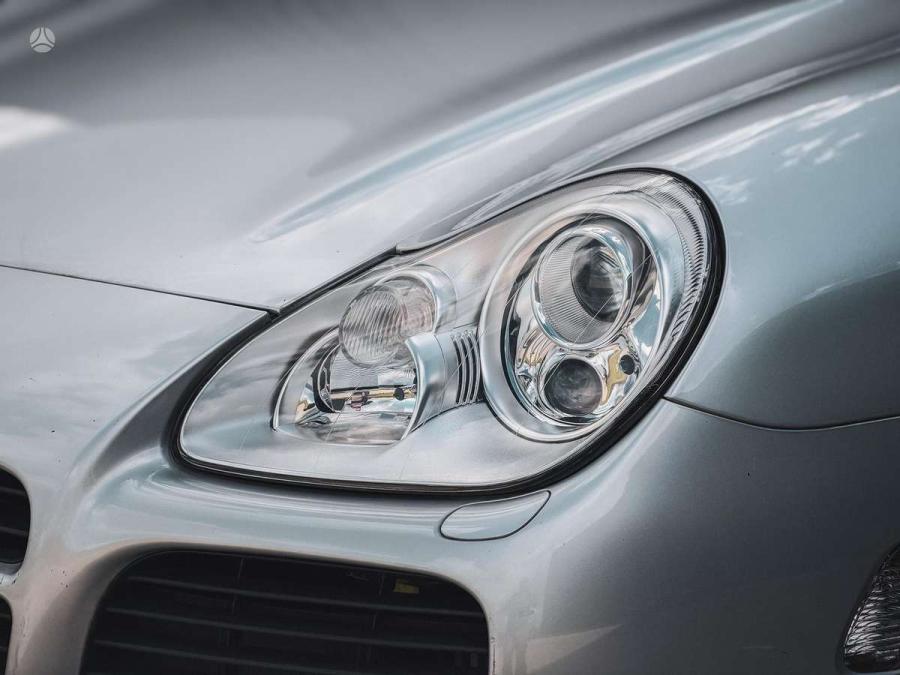 Grey Porsche Cayenne 2006 in Siauliai, with an engine capacity of 4.50 L and mileage of 160 thousand km for 9500 €, photo 10 on AUTOMOTO.COM.LV