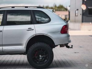 Grey Porsche Cayenne 2006 in Siauliai, with an engine capacity of 4.50 L and mileage of 160 thousand km for 9500 €, photo 14 on AUTOMOTO.COM.LV