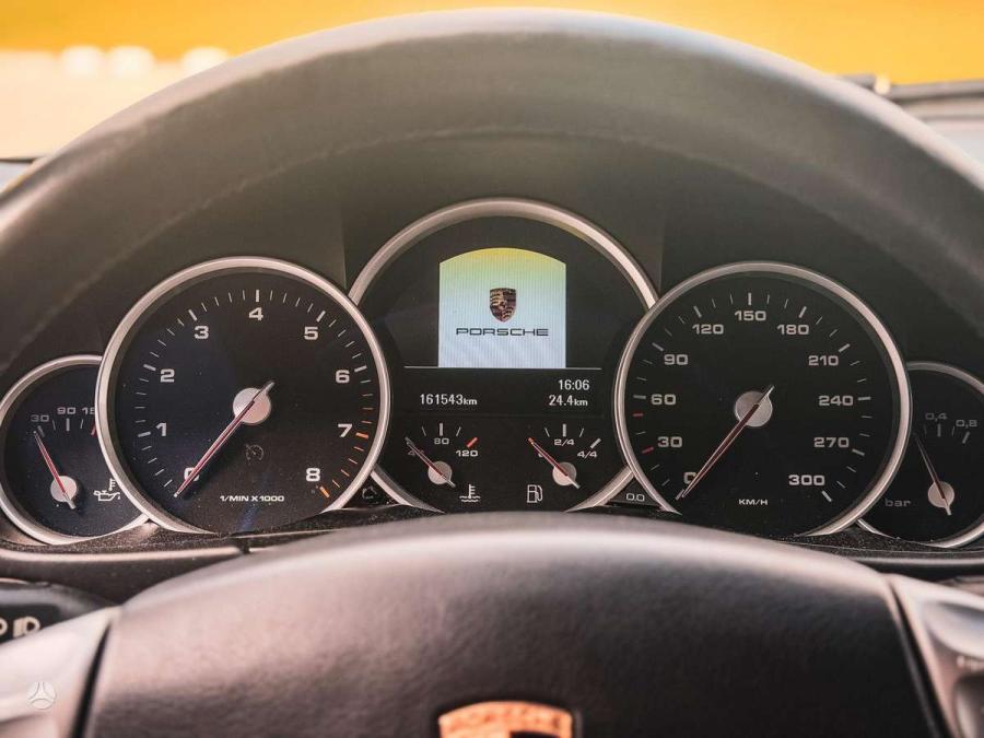 Grey Porsche Cayenne 2006 in Siauliai, with an engine capacity of 4.50 L and mileage of 160 thousand km for 9500 €, photo 21 on AUTOMOTO.COM.LV