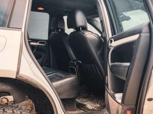 Grey Porsche Cayenne 2006 in Siauliai, with an engine capacity of 4.50 L and mileage of 160 thousand km for 9500 €, photo 24 on AUTOMOTO.COM.LV