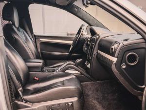 Grey Porsche Cayenne 2006 in Siauliai, with an engine capacity of 4.50 L and mileage of 160 thousand km for 9500 €, photo 28 on AUTOMOTO.COM.LV