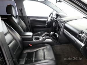 Серый Порше Каен 2006 в Таллин, объемом двигателя 4.50 л и пробегом 342 тыс. км за 1999 €, фото 7 на AUTOMOTO.COM.LV