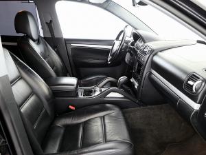Pelēks Porsche Cayenne 2006 Tallina, ar dzinēja tilpumu 4.50 L un nobraukumu 342 tūkst. km par 1999 €, foto 7 vietnē AUTOMOTO.COM.LV