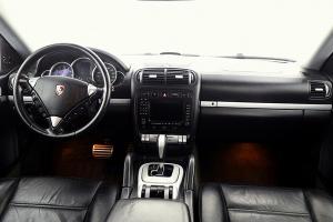 Grey Porsche Cayenne 2006 in Tallinn, with an engine capacity of 4.50 L and mileage of 342 thousand km for 1999 €, photo 6 on AUTOMOTO.COM.LV
