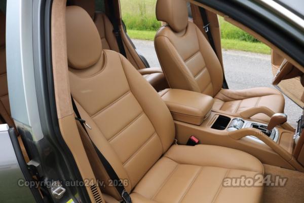 Pelēks Porsche Cayenne 2007 Tallina, ar dzinēja tilpumu 4.80 L un nobraukumu 278 tūkst. km par 9999 €, foto 7 vietnē AUTOMOTO.COM.LV