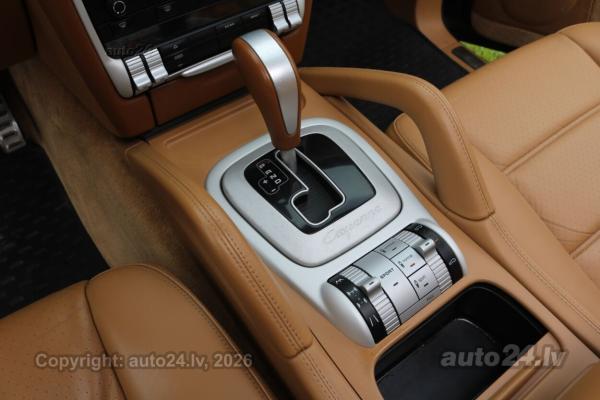 Pelēks Porsche Cayenne 2007 Tallina, ar dzinēja tilpumu 4.80 L un nobraukumu 278 tūkst. km par 9999 €, foto 9 vietnē AUTOMOTO.COM.LV