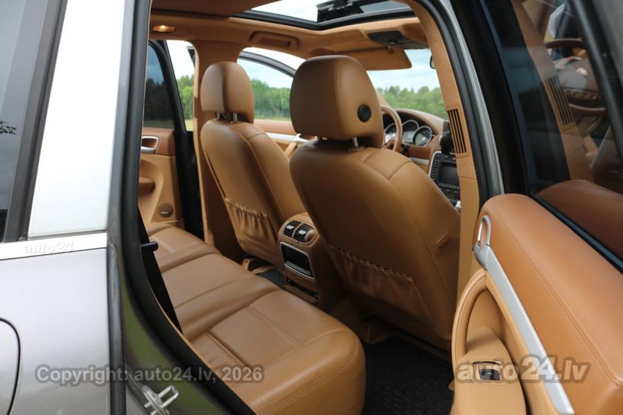 Серый Порше Каен 2007 в Таллин, объемом двигателя 4.80 л и пробегом 278 тыс. км за 9999 €, фото 14 на AUTOMOTO.COM.LV