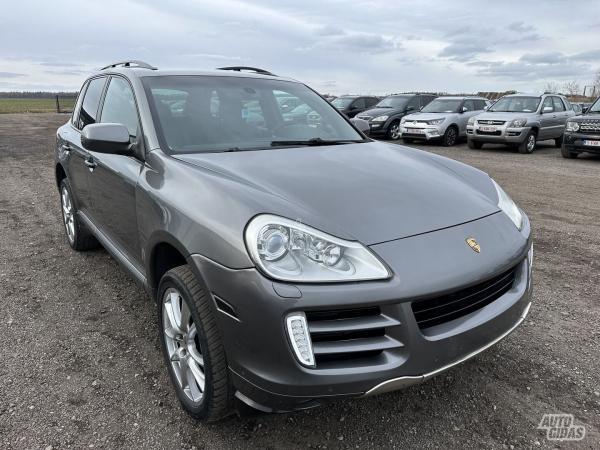 Grey Porsche Cayenne 2007 in Giraite, with an engine capacity of 4.80 L and mileage of 209 thousand km for 5350 €, photo 3 on AUTOMOTO.COM.LV