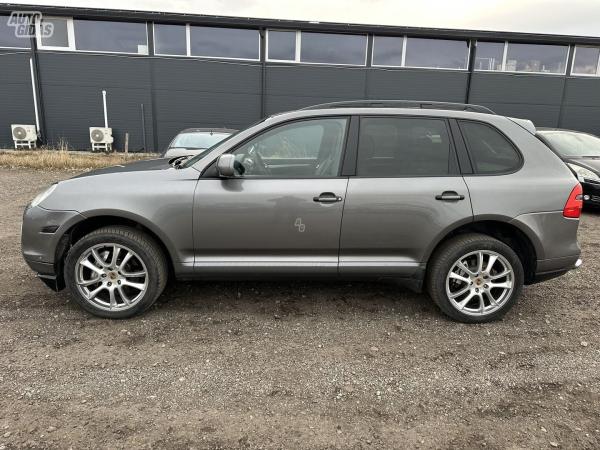 Grey Porsche Cayenne 2007 in Giraite, with an engine capacity of 4.80 L and mileage of 209 thousand km for 5350 €, photo 8 on AUTOMOTO.COM.LV