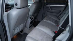 Pelēks Porsche Cayenne 2008 Kauņa, ar dzinēja tilpumu 4.81 L un nobraukumu 166 tūkst. km par 14500 €, foto 16 vietnē AUTOMOTO.COM.LV