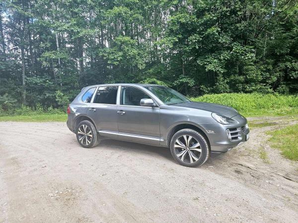 Grey Porsche Cayenne 2008 in Kaunas, with an engine capacity of 3.60 L and mileage of 271 thousand km for 5700 €, photo 1 on AUTOMOTO.COM.LV