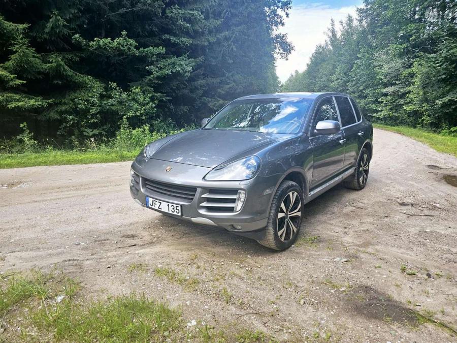 Grey Porsche Cayenne 2008 in Kaunas, with an engine capacity of 3.60 L and mileage of 271 thousand km for 5700 €, photo 6 on AUTOMOTO.COM.LV