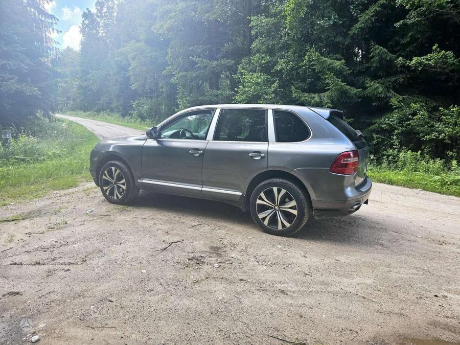 Grey Porsche Cayenne 2008 in Kaunas, with an engine capacity of 3.60 L and mileage of 271 thousand km for 5700 €, photo 13 on AUTOMOTO.COM.LV