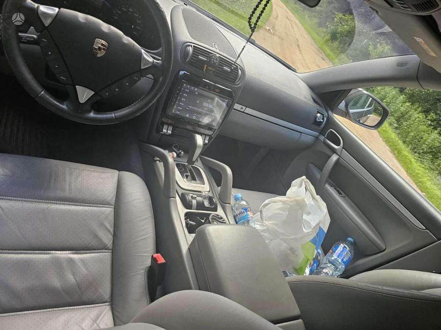 Grey Porsche Cayenne 2008 in Kaunas, with an engine capacity of 3.60 L and mileage of 271 thousand km for 5700 €, photo 15 on AUTOMOTO.COM.LV
