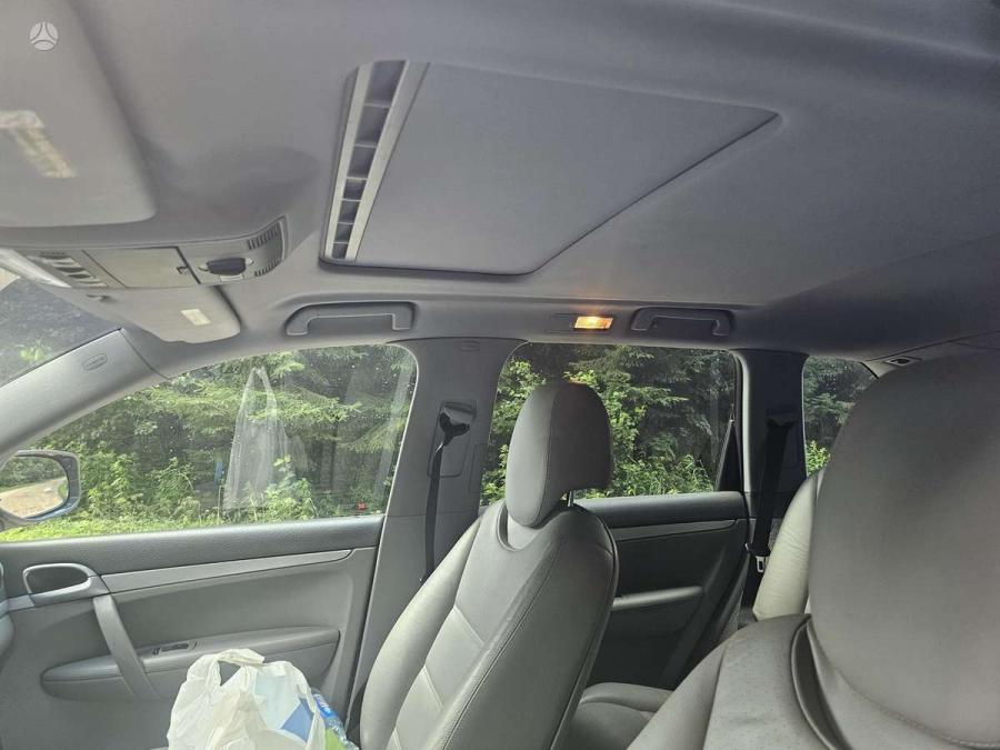 Grey Porsche Cayenne 2008 in Kaunas, with an engine capacity of 3.60 L and mileage of 271 thousand km for 5700 €, photo 17 on AUTOMOTO.COM.LV
