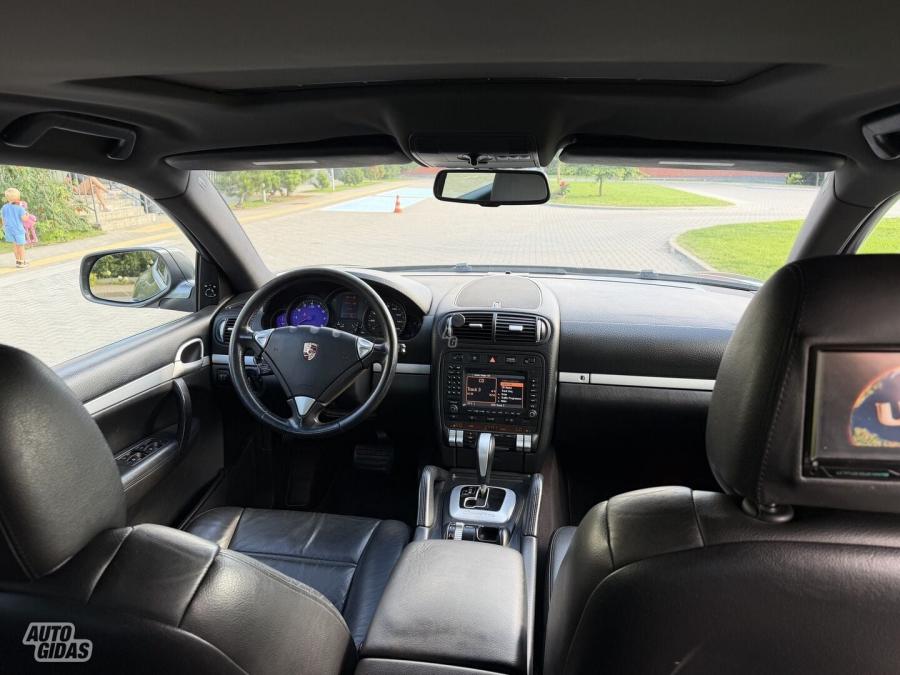Grey Porsche Cayenne 2008 in Telschi, with an engine capacity of 3.60 L and mileage of 270 thousand km for 9300 €, photo 17 on AUTOMOTO.COM.LV