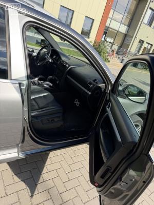 Grey Porsche Cayenne 2008 in Telschi, with an engine capacity of 3.60 L and mileage of 270 thousand km for 9300 €, photo 18 on AUTOMOTO.COM.LV