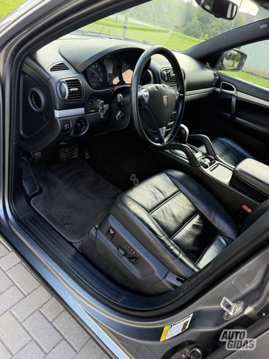 Grey Porsche Cayenne 2008 in Telschi, with an engine capacity of 3.60 L and mileage of 270 thousand km for 9300 €, photo 20 on AUTOMOTO.COM.LV