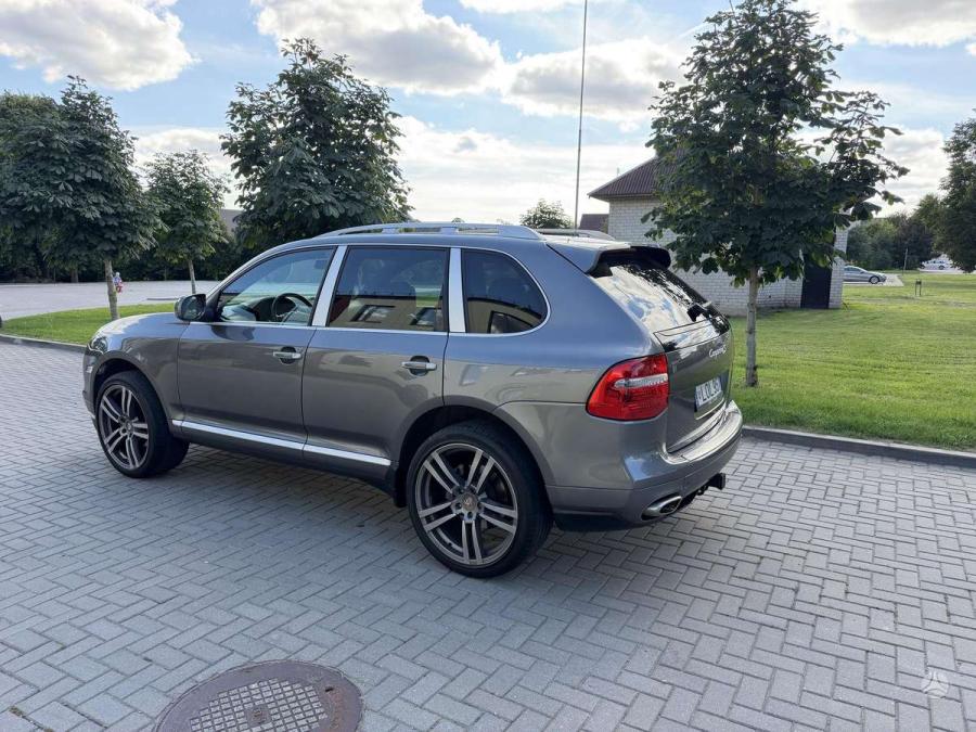 Pelēks Porsche Cayenne 2008 Telšiai, ar dzinēja tilpumu 3.60 L un nobraukumu 270 tūkst. km par 9300 €, foto 4 vietnē AUTOMOTO.COM.LV