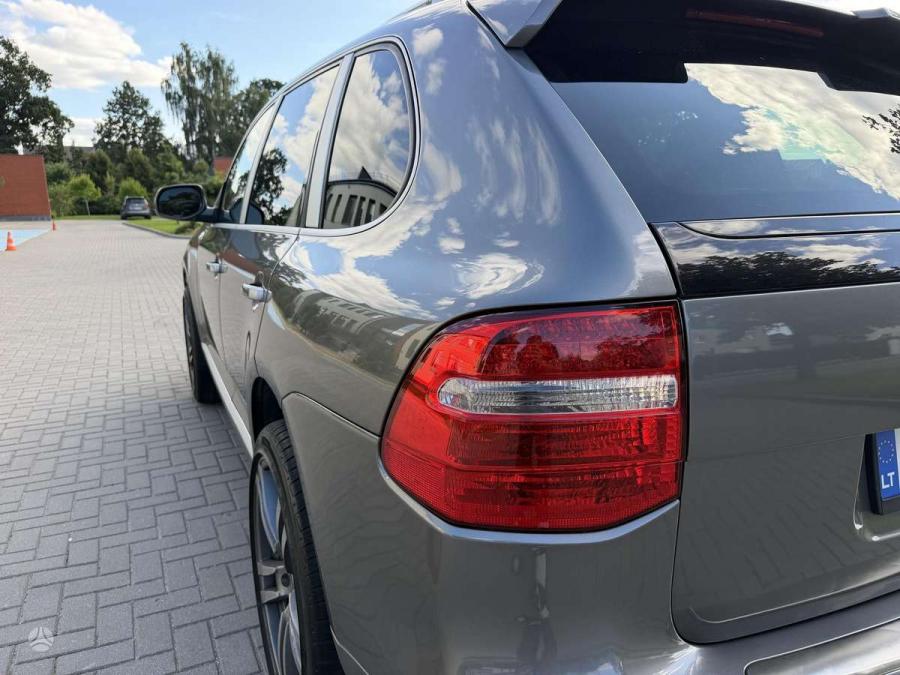 Pelēks Porsche Cayenne 2008 Telšiai, ar dzinēja tilpumu 3.60 L un nobraukumu 270 tūkst. km par 9300 €, foto 12 vietnē AUTOMOTO.COM.LV