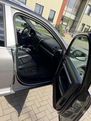 Pelēks Porsche Cayenne 2008 Telšiai, ar dzinēja tilpumu 3.60 L un nobraukumu 270 tūkst. km par 9300 €, foto 18 vietnē AUTOMOTO.COM.LV