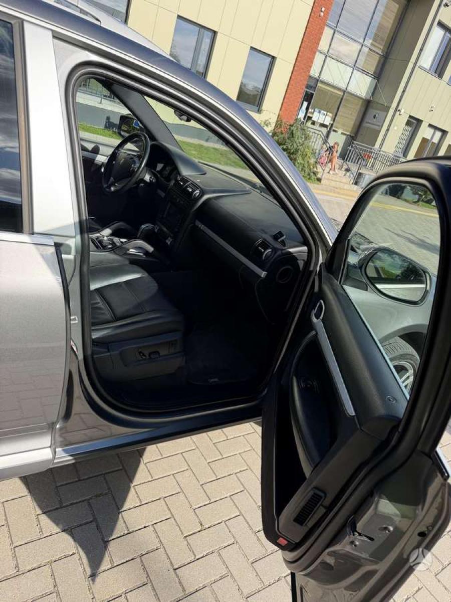Pelēks Porsche Cayenne 2008 Telšiai, ar dzinēja tilpumu 3.60 L un nobraukumu 270 tūkst. km par 9300 €, foto 18 vietnē AUTOMOTO.COM.LV