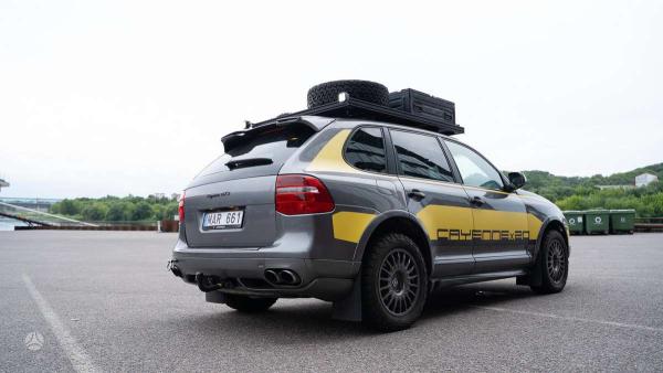 Pelēks Porsche Cayenne 2008 Kauņa, ar dzinēja tilpumu 4.81 L un nobraukumu 167 tūkst. km par 14000 €, foto 2 vietnē AUTOMOTO.COM.LV