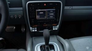 Pelēks Porsche Cayenne 2008 Kauņa, ar dzinēja tilpumu 4.81 L un nobraukumu 167 tūkst. km par 14000 €, foto 6 vietnē AUTOMOTO.COM.LV
