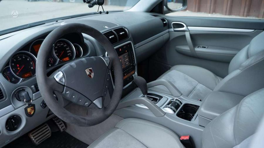 Pelēks Porsche Cayenne 2008 Kauņa, ar dzinēja tilpumu 4.81 L un nobraukumu 167 tūkst. km par 14000 €, foto 10 vietnē AUTOMOTO.COM.LV