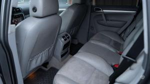 Pelēks Porsche Cayenne 2008 Kauņa, ar dzinēja tilpumu 4.81 L un nobraukumu 167 tūkst. km par 14000 €, foto 12 vietnē AUTOMOTO.COM.LV