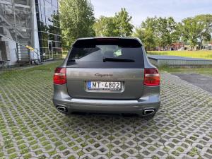 Grey Porsche Cayenne 2009 in Riga, with an engine capacity of 3.00 L and mileage of 319 thousand km for 9990 €, photo 5 on AUTOMOTO.COM.LV