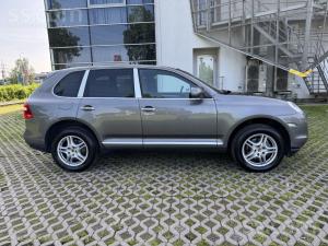 Grey Porsche Cayenne 2009 in Riga, with an engine capacity of 3.00 L and mileage of 319 thousand km for 9990 €, photo 7 on AUTOMOTO.COM.LV