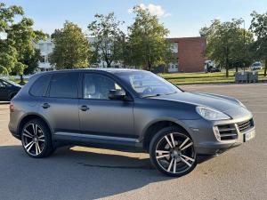 Pelēks Porsche Cayenne 2009 Šauļi, ar dzinēja tilpumu 2.97 L un nobraukumu 317 tūkst. km par 8500 €, foto 4 vietnē AUTOMOTO.COM.LV