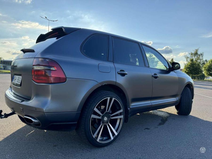 Pelēks Porsche Cayenne 2009 Šauļi, ar dzinēja tilpumu 2.97 L un nobraukumu 317 tūkst. km par 8500 €, foto 12 vietnē AUTOMOTO.COM.LV