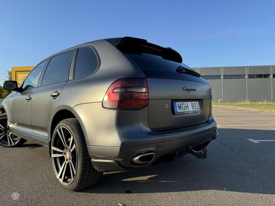 Pelēks Porsche Cayenne 2009 Šauļi, ar dzinēja tilpumu 2.97 L un nobraukumu 317 tūkst. km par 8500 €, foto 14 vietnē AUTOMOTO.COM.LV