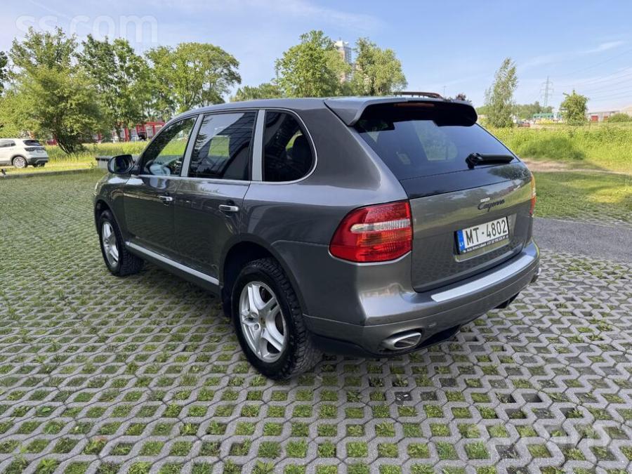Pelēks Porsche Cayenne 2009 Rīga, ar dzinēja tilpumu 3.00 L un nobraukumu 328 tūkst. km par 8900 €, foto 5 vietnē AUTOMOTO.COM.LV