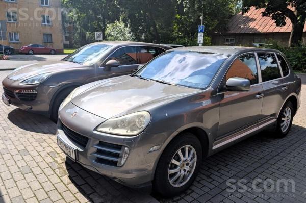 Pelēks Porsche Cayenne 2009 Rīga, ar dzinēja tilpumu 3.00 L un nobraukumu 295 tūkst. km par 8500 €, foto 1 vietnē AUTOMOTO.COM.LV