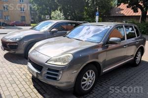Pelēks Porsche Cayenne 2009 Rīga, ar dzinēja tilpumu 3.00 L un nobraukumu 295 tūkst. km par 8500 €, foto 1 vietnē AUTOMOTO.COM.LV