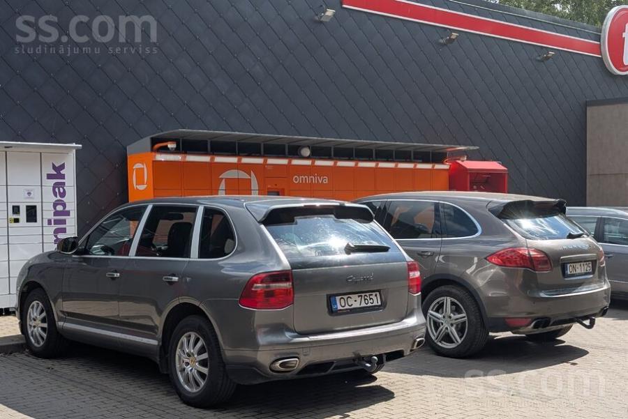 Pelēks Porsche Cayenne 2009 Rīga, ar dzinēja tilpumu 3.00 L un nobraukumu 295 tūkst. km par 8500 €, foto 3 vietnē AUTOMOTO.COM.LV