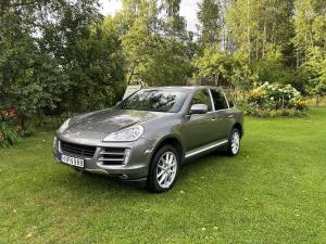 Grey Porsche Cayenne 2009 in Vilnius, with an engine capacity of 2.97 L and mileage of 197 thousand km for 8300 €, photo  on AUTOMOTO.COM.LV