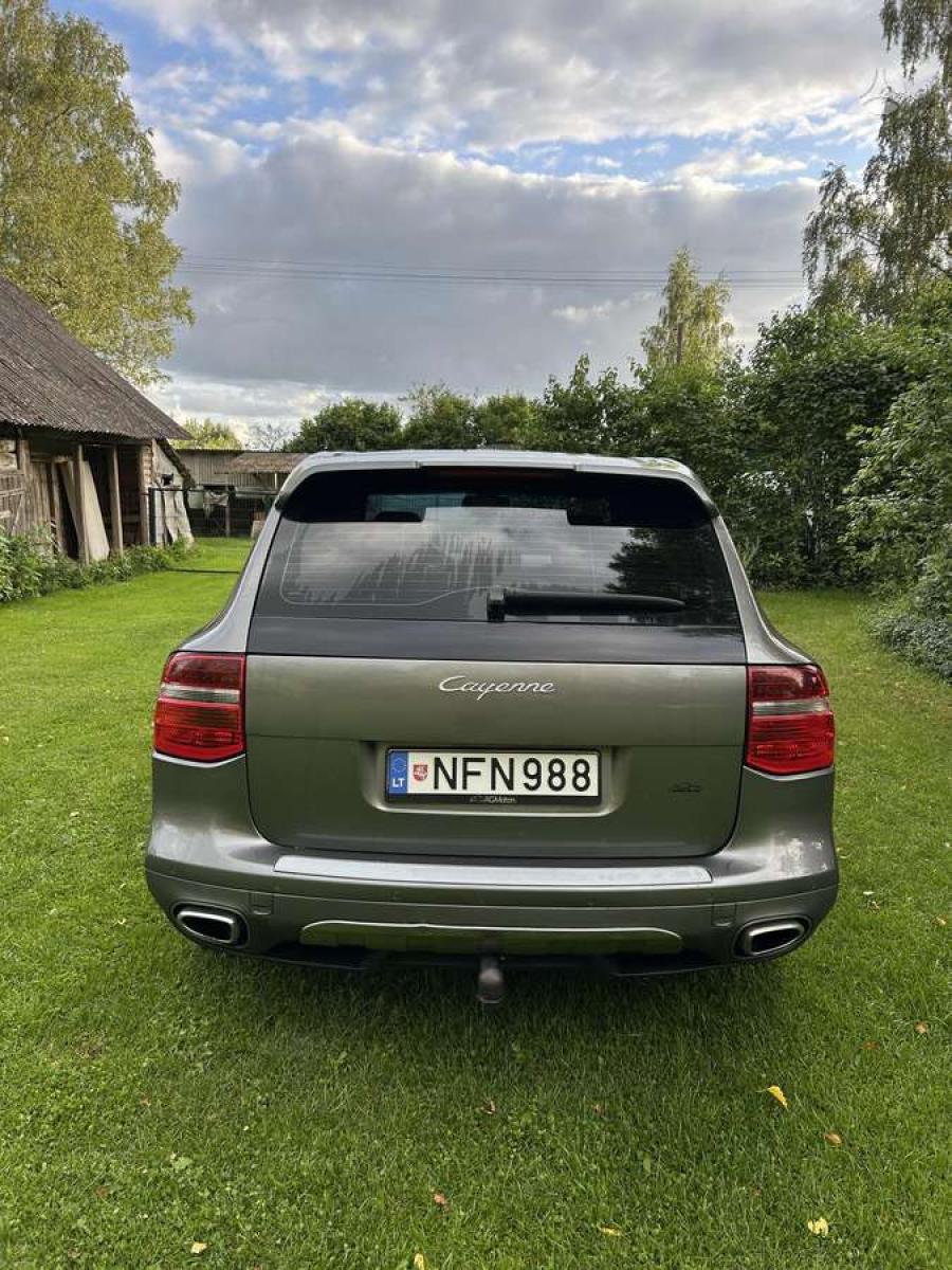 Grey Porsche Cayenne 2009 in Vilnius, with an engine capacity of 2.97 L and mileage of 197 thousand km for 8300 €, photo 6 on AUTOMOTO.COM.LV