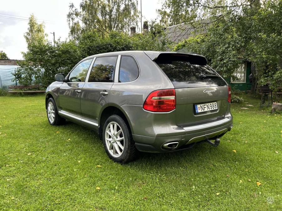 Grey Porsche Cayenne 2009 in Vilnius, with an engine capacity of 2.97 L and mileage of 197 thousand km for 8300 €, photo 8 on AUTOMOTO.COM.LV