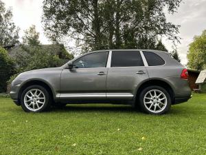 Grey Porsche Cayenne 2009 in Vilnius, with an engine capacity of 2.97 L and mileage of 197 thousand km for 8300 €, photo 10 on AUTOMOTO.COM.LV
