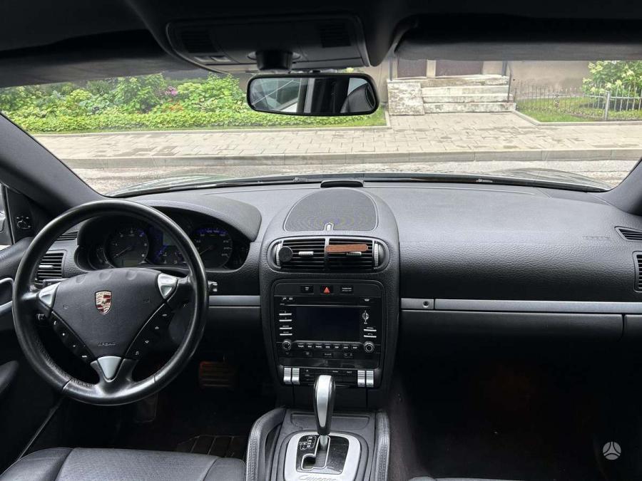 Grey Porsche Cayenne 2009 in Vilnius, with an engine capacity of 2.97 L and mileage of 197 thousand km for 8300 €, photo 12 on AUTOMOTO.COM.LV