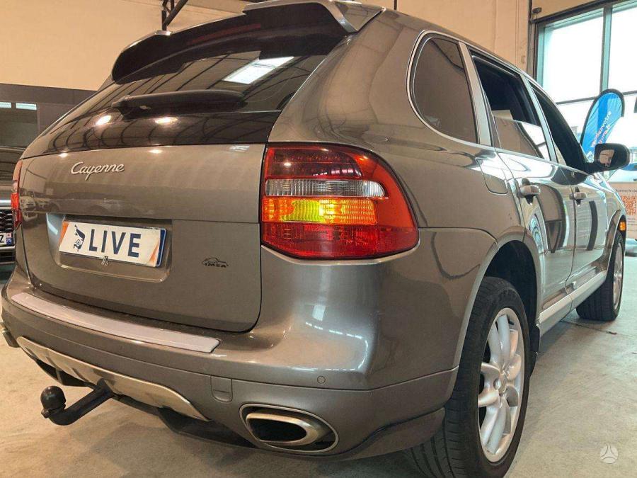 Grey Porsche Cayenne 2009 in Vilnius, with an engine capacity of 2.97 L and mileage of 197 thousand km for 8300 €, photo 13 on AUTOMOTO.COM.LV