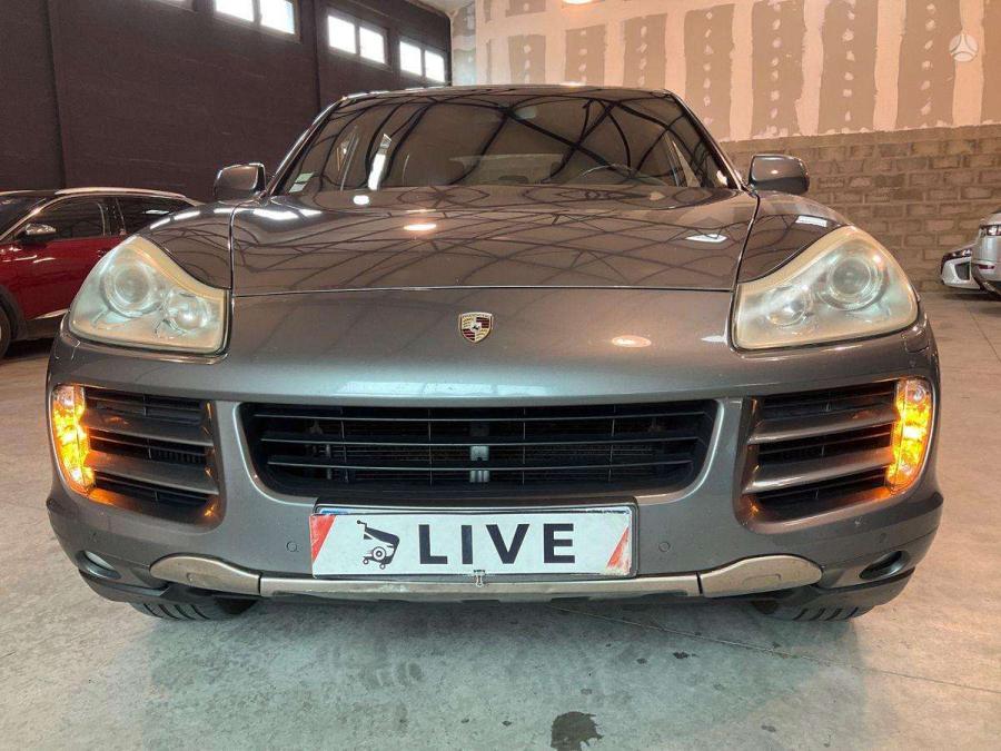 Grey Porsche Cayenne 2009 in Vilnius, with an engine capacity of 2.97 L and mileage of 197 thousand km for 8300 €, photo 14 on AUTOMOTO.COM.LV