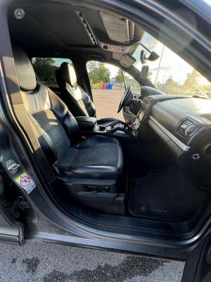 Grey Porsche Cayenne 2009 in Siauliai, with an engine capacity of 2.97 L and mileage of 320 thousand km for 7250 €, photo 10 on AUTOMOTO.COM.LV