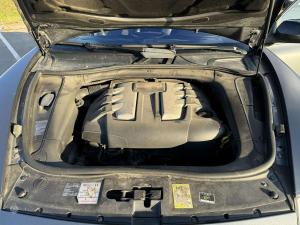 Grey Porsche Cayenne 2009 in Siauliai, with an engine capacity of 2.97 L and mileage of 320 thousand km for 7250 €, photo 12 on AUTOMOTO.COM.LV